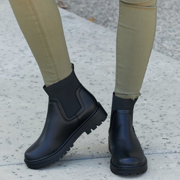 Fortune Dynamic | Shoes | Fortune Dynamic Set The Trends Faux Leather ...